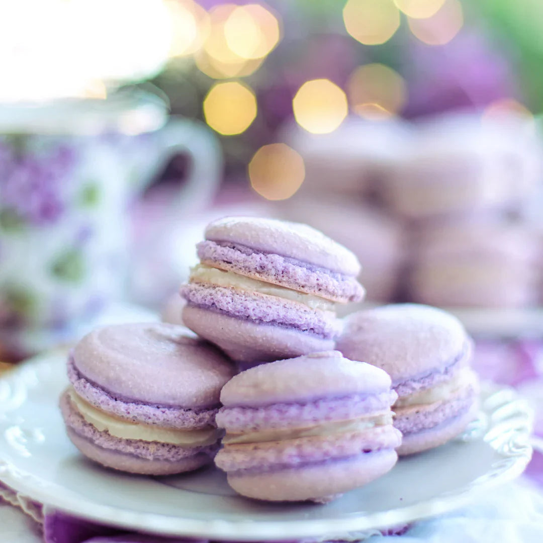 What does Le Dolci Culinary School in Toronto do?